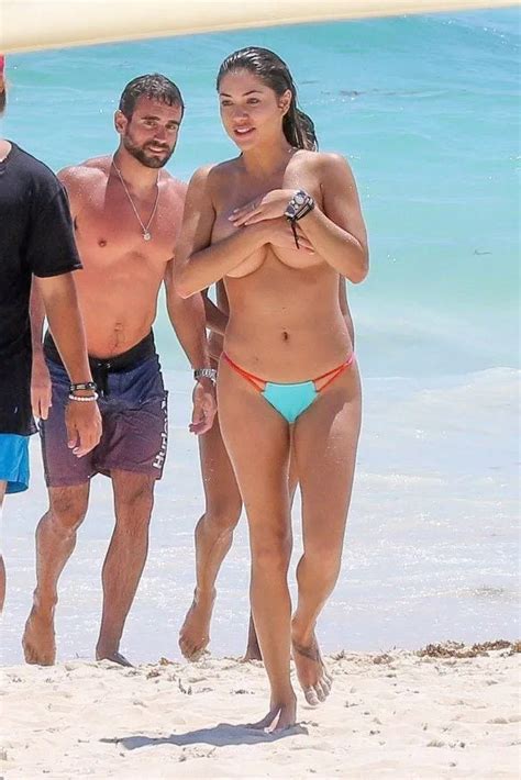Arianny Celeste Ex Ring Girl Do UFC E Modelo Fez Topless Amiga Em