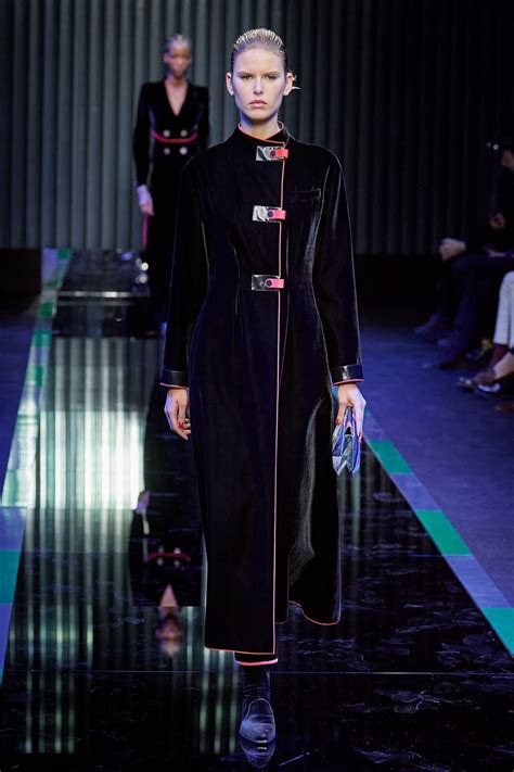 Giorgio Armani Fall Winter Runway Magazine Official