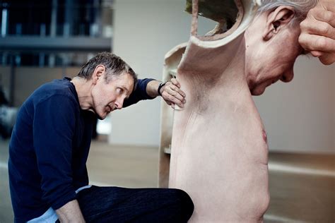 Amazingly Photo Realistic Human Sculptures Vuing