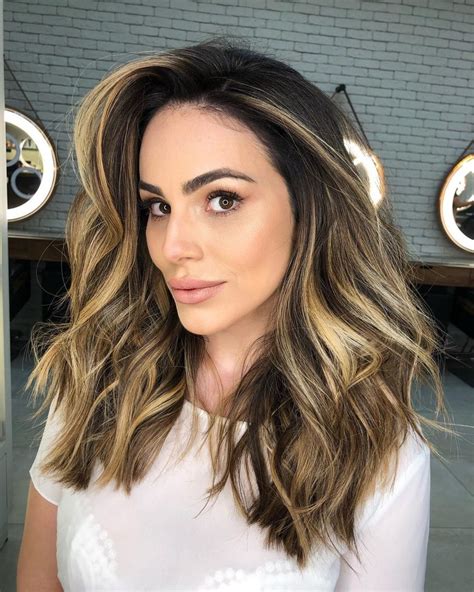 The 35 Best Medium Length Hairstyles For Thick Hair