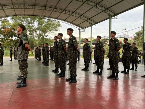 Tiro de Guerra lafaietense comemora o Dia do Exército Fato Real