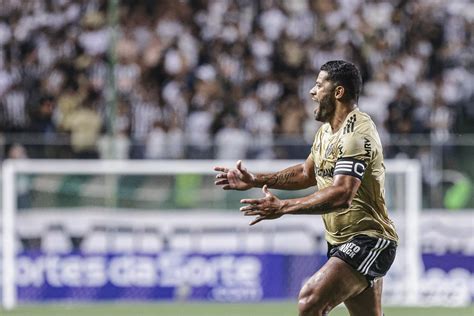 Hulk Relembra Gols De Falta Pelo Atl Tico Mg E Elege A Cobran A Mais