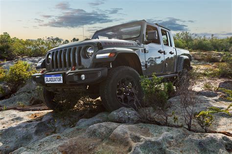 Jeep lança a picape Gladiator Rubicon no Brasil a partir de R 499 990