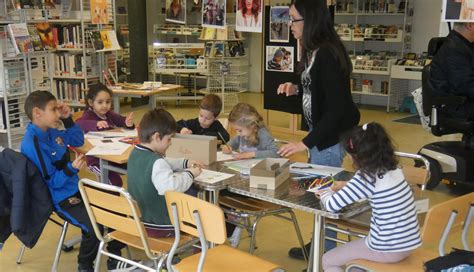 Saint Martin dHères Histoire et atelier créatif autour des dinosaures