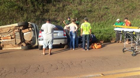 Grave Acidente Envolve Carreta E Carros Deixa 2 Feridos Correio De Minas