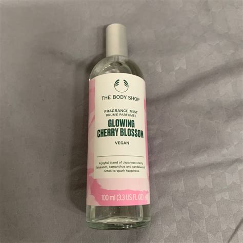 The Body Shop Fragrance Mist Glowing Cherry Blossom Beauty
