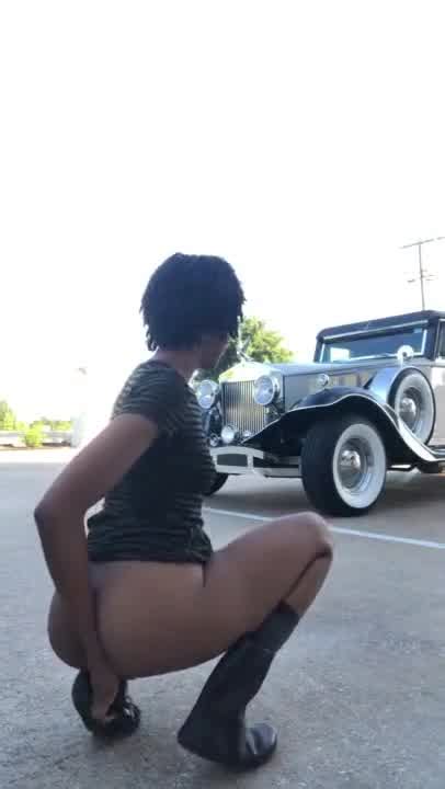 Ethiopian Babe Is Back Outside Frolicking Hotntubes
