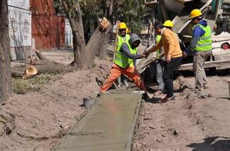 EL INTENDENTE NEDIANI VISITÓ LAS OBRAS DE CORDÓN CUNETA EN EL BARRIO