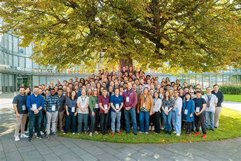 Gruppenfoto auf Events Teams Mitarbeiter Jahrgänge