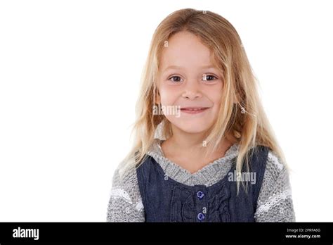 Cette petite fille fait des choses à sa façon Portrait d une adorable