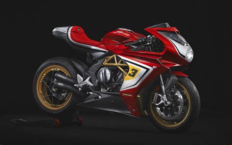 Pilla Un Babero Porque La MV Agusta Superveloce Testalarga Demuestra