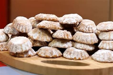 Šape s orasima starinski recept za omiljeni kolačiće VIDEO