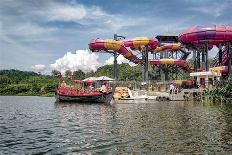 Harga Tiket Masuk Di Tepi Danau Kota Baru Parahyangan Tempat Wisata