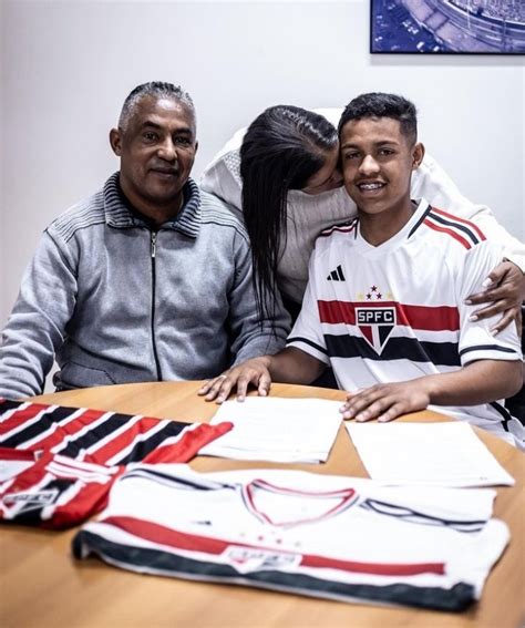 Somos São Paulinos on Twitter O São Paulo assinou contrato