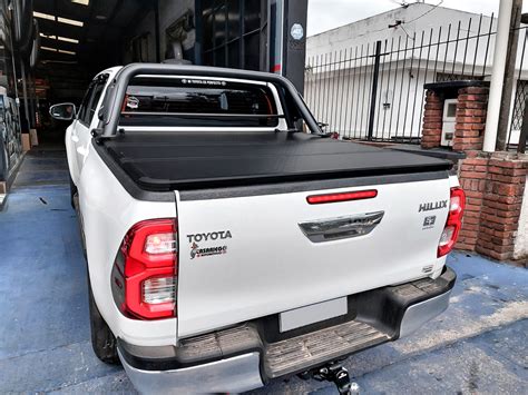Tapa R Gida Trifold Spaco Aluminio Negro Toyota Hilux Proteccar