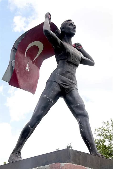 Bu gurur Türk kadınının Eda Erdem in heykeli dikiliyor 10Haber