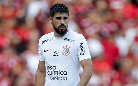 Flamengo monitora situação de Bruno Méndez Lance