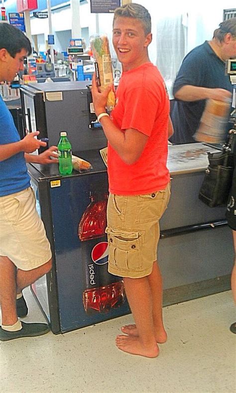 Pin By Fred Flinstone On BarefootGuysInPublicDoingStuff Barefooters