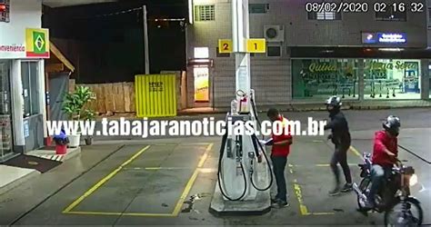 Bandidos armados assaltam dois postos de combustíveis durante a