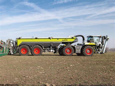 XERION 4200 SADDLE TRAC U M Servis S R O