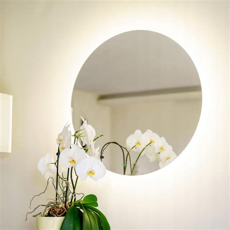 Lustro Z Oświetleniem Led Do Łazienki Okrągłe 70cm Bez Ramy Opinie i