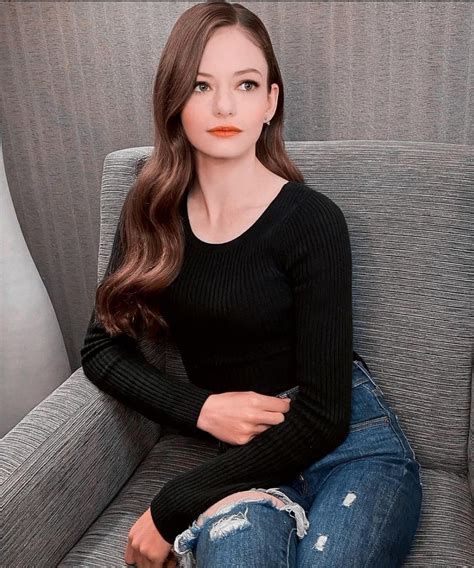 Mackenzie Foy Scrolller