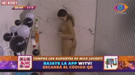 Naked Yasmila Mendeguía in GRAN HERMANO 9 ARGENTINA 2016