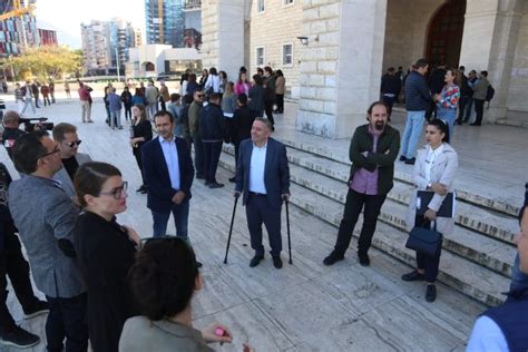 Protesta e pedagogëve Rama hedh benzinë mbi Syri Lajmi i fundit