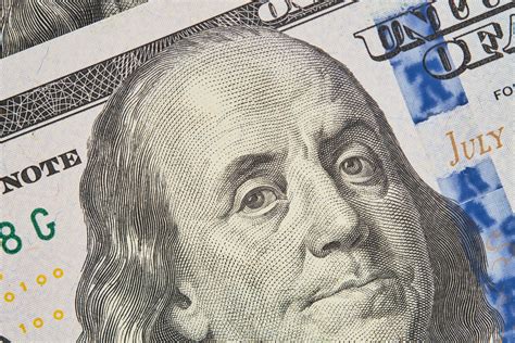 Dólar sobe ao maior valor desde março de 2023 redução da meta