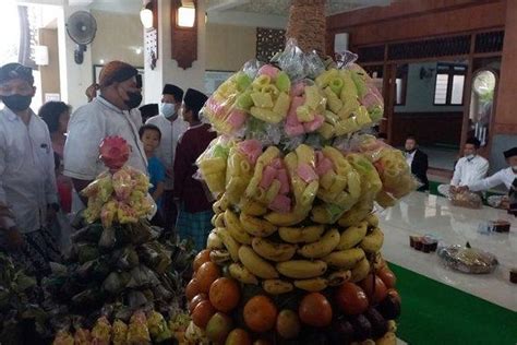 12 Tradisi Maulid Nabi Di Indonesia Dari Sekaten Hingga Mengayun Bayi