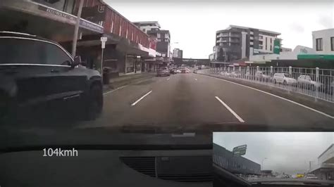 C Mara De Audi R Roubado Filma Ladr O A Alta Velocidade Fim