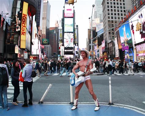 De Naked Cowboy Op Times Square Nwyrk