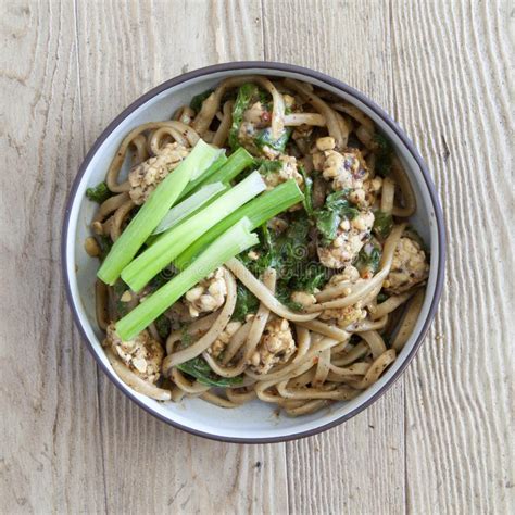 Nouilles D Udon Avec Bean Sauce Noir Et Tempeh Image Stock Image Du