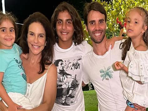 Ivete Sangalo se emociona após frase que ouviu do filho Quero minha