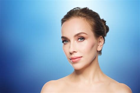 Concepto De Belleza Personas Y Salud Hermosa Cara De Mujer Joven