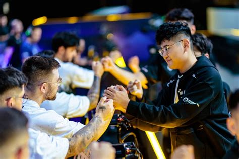 Расписание IEM Katowice 2023 по CS GO на 4 февраля первый день