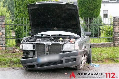 Samochód wypadł z drogi uderzył w przepust i ogrodzenie