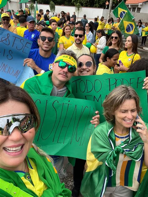 Bolsonaristas pedem intervenção federal em manifestação em Passos