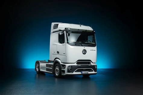 Mercedes Takes On Tesla Semi With New EActros 600 EV Offering 311 Miles