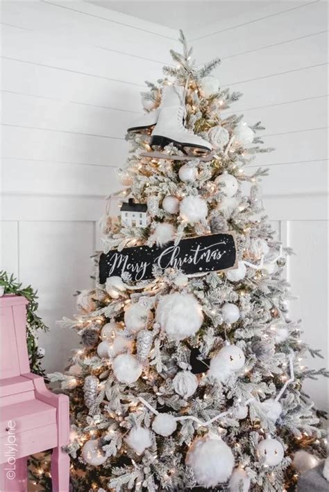 30 Classic Christmas Tree Ideas 2023 Trends You Ll Love Fashionsum