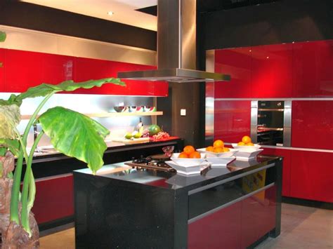 20 Striking Kitchens With Hot Red Lacquer Kitchen Cabinets