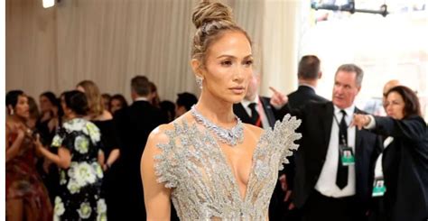 MET gala 2024 así fue el naked dress de Jennifer Lopez