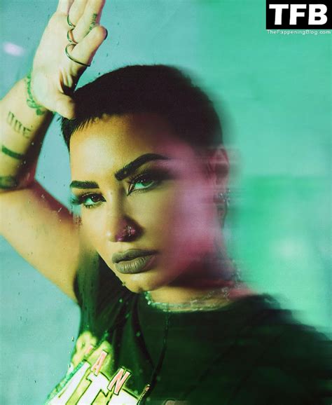 Demi Lovato Shows Off Her Big Boobs In The Shower 10 Photos Thefappening