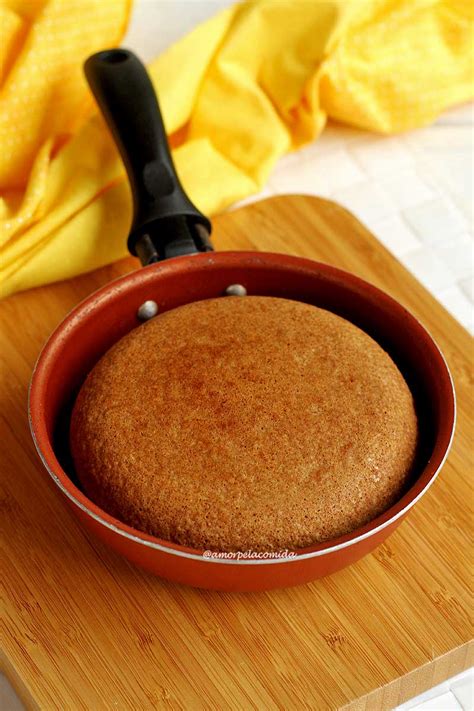 BOLO SEM AÇÚCAR DE FUBÁ NA FRIGIDEIRA SEM TRIGO SEM LEITE Receitas