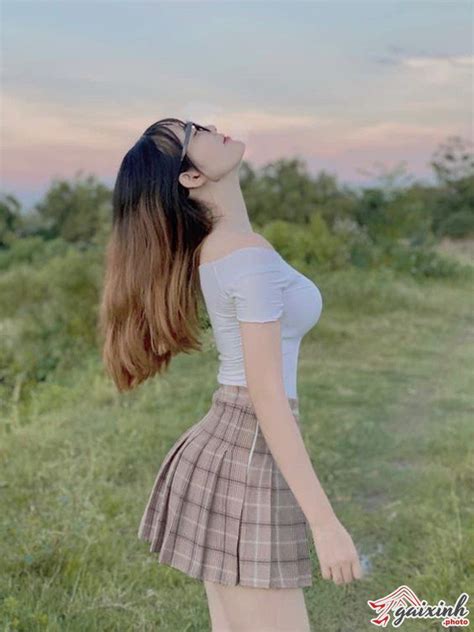 69 Ảnh Gái Xinh Mặc Váy Xếp Ly Ngắn Gợi Cảm Nóng Bỏng