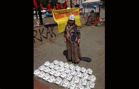 Milhares De Pessoas Ocupam A Pra A Taksim De Istambul Veja Fotos V Rgula