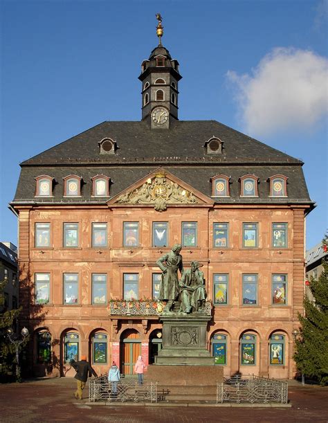 Neustädter Rathaus Hanau Town hall Das barocke Gebäude m Flickr