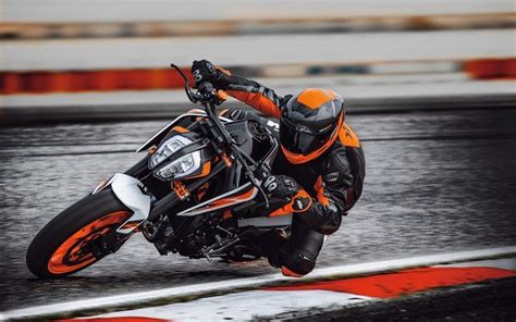 2020 KTM 1290 Super Duke R Top Speed