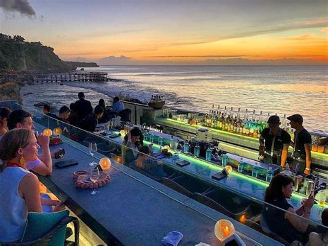 10 Sunset Bar Di Bali Paling Kece Dan Happening Nibble