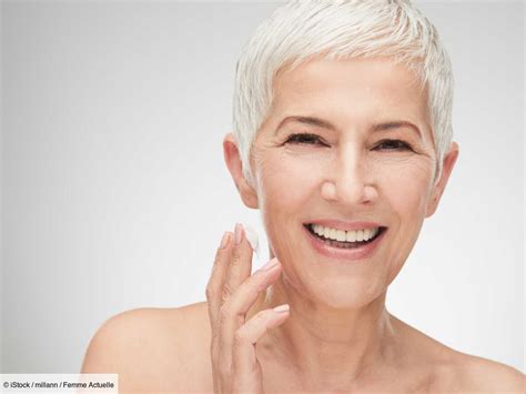 Comment bien hydrater sa peau sèche à la ménopause Une dermatologue